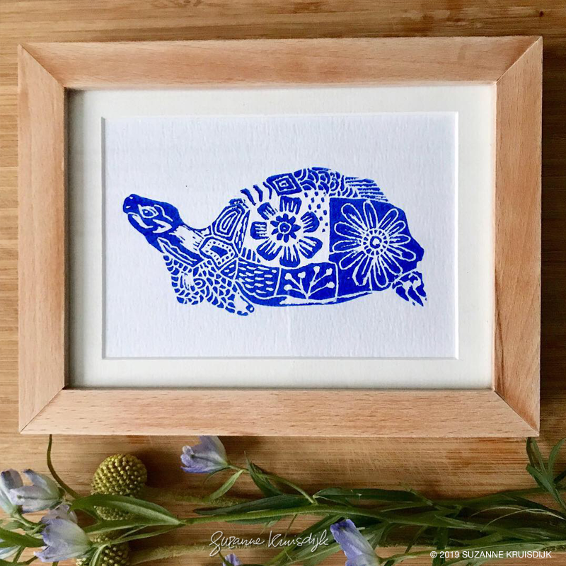 Limited edition blue turtle lino print on paper – Suzanne Kruisdijk